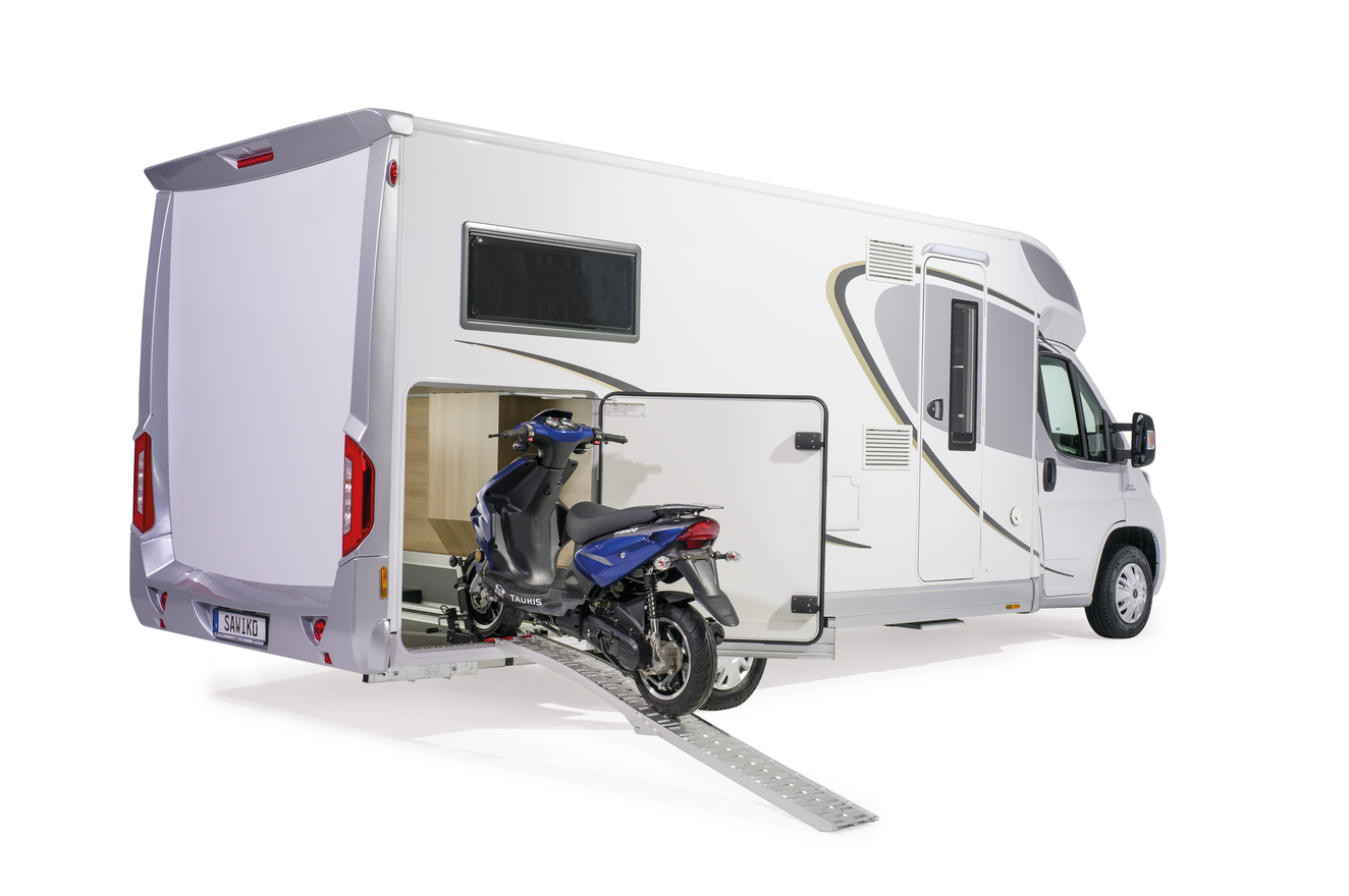 Wohnmobil Mit Grosser Heckgarage Fur Motorrad